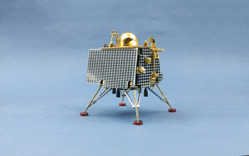 Buy Chandrayaan 3 | Diecast Vikram Lander Scale Model Online - VYOM ...